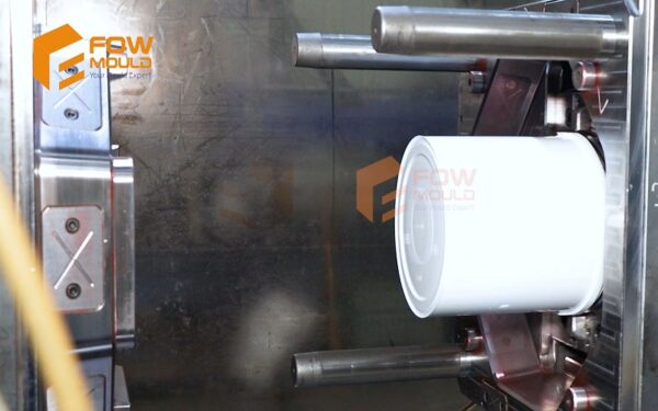 HDPE vs Delrin:Comparing Their Differences - FOW Mould