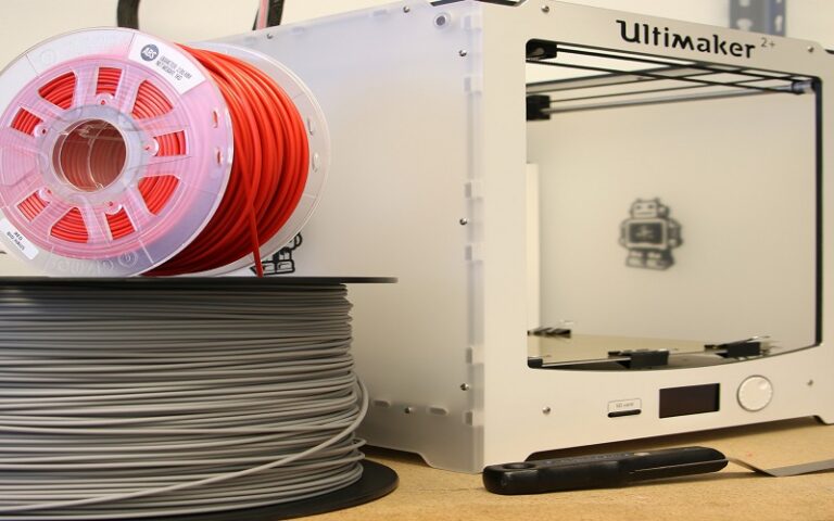 PLA vs TPU:Comparison Guide(2024) - FOW Mould