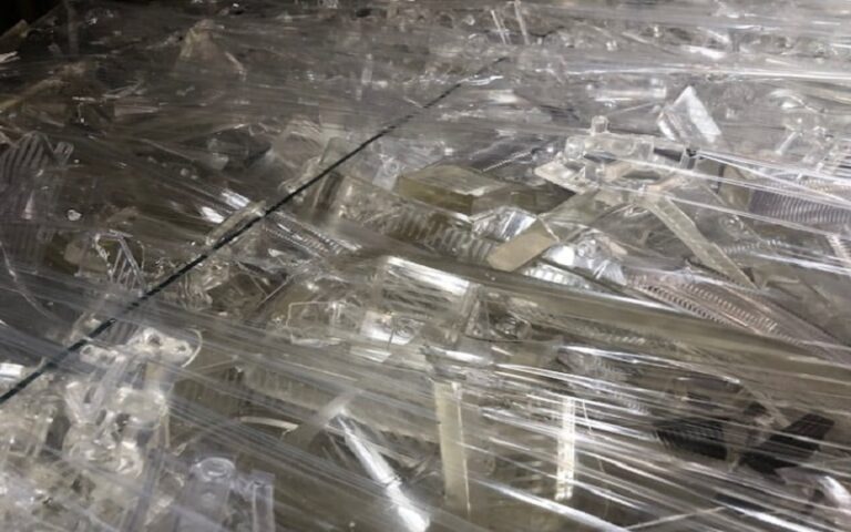 Polycarbonate vs Acrylic：Key Differences - FOW Mould